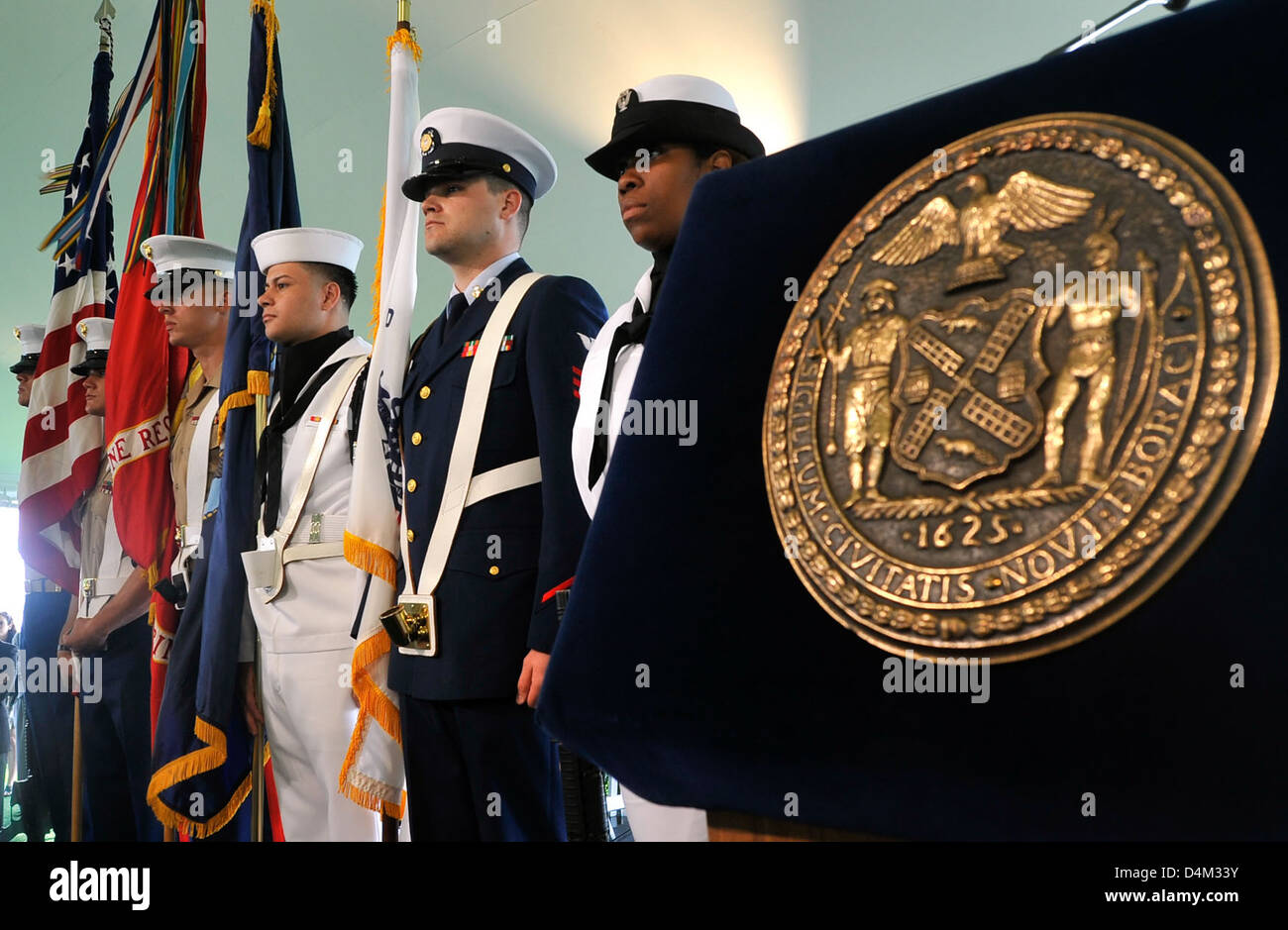 Us honor guard hi-res stock photography and images - Alamy