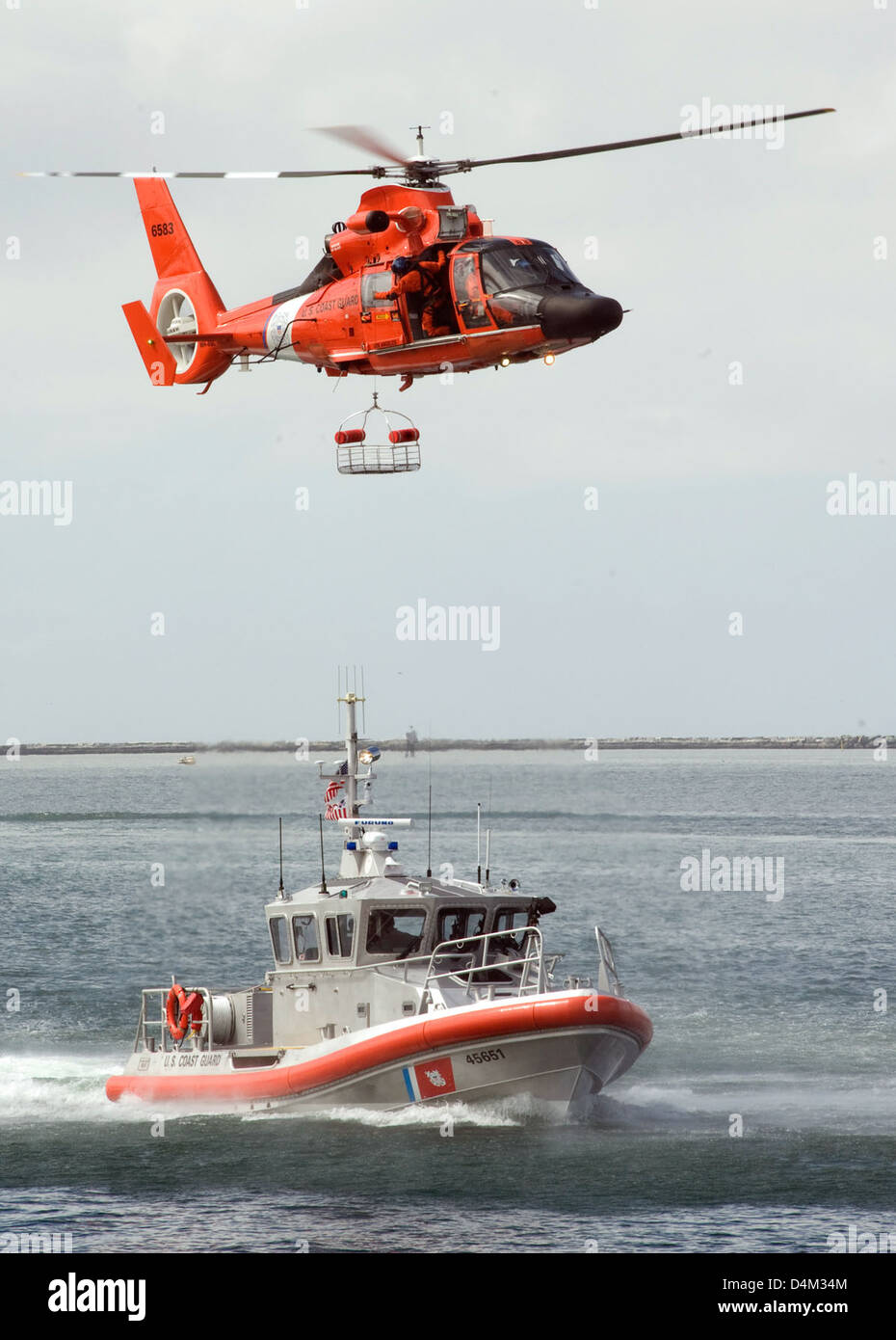 Helicopter rescue basket hi-res stock photography and images - Alamy