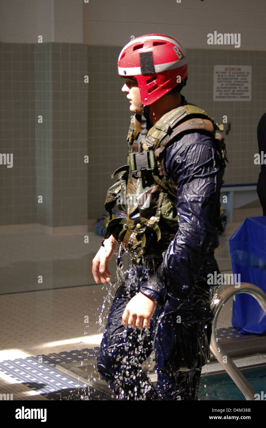 Military screening process hi-res stock photography and images - Alamy