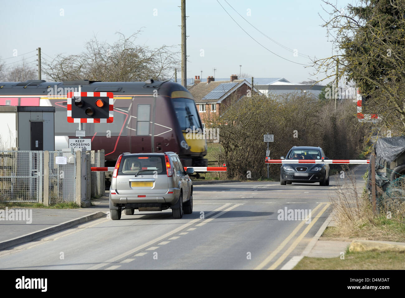 Level crossing uk hi-res stock photography and images - Alamy