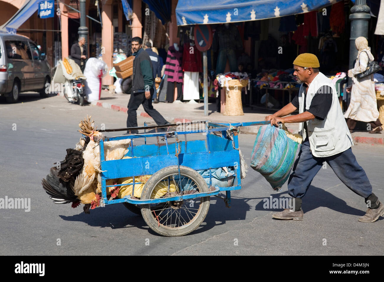 Overload cart hi-res stock photography and images - Alamy