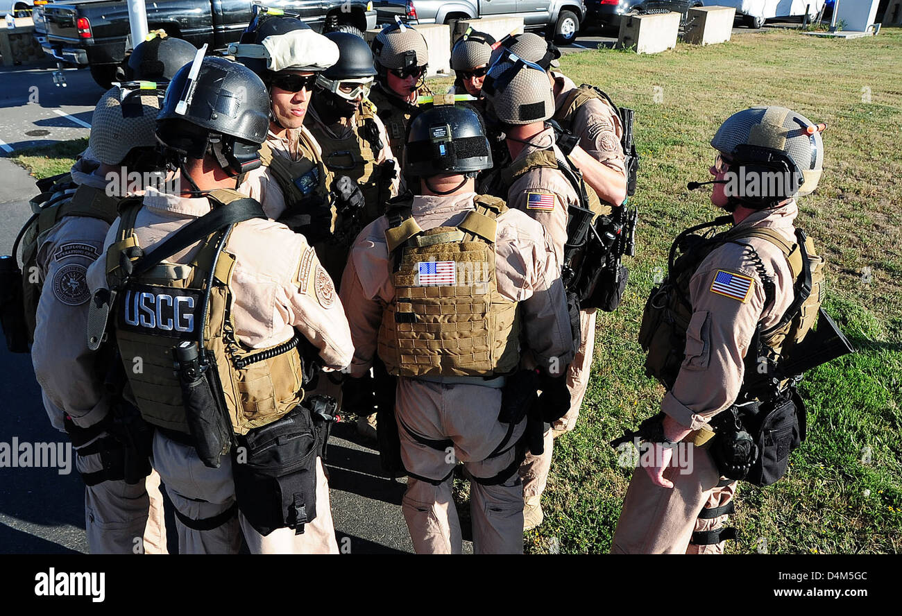 The Maritime Safety and Security Team (MSST) 91104 trains at Coast ...