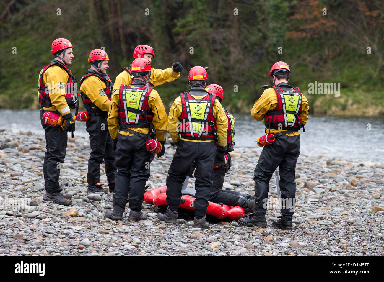 Swiftwater and Flood Rescue Technician course. Trainee Firemen at Devil ...
