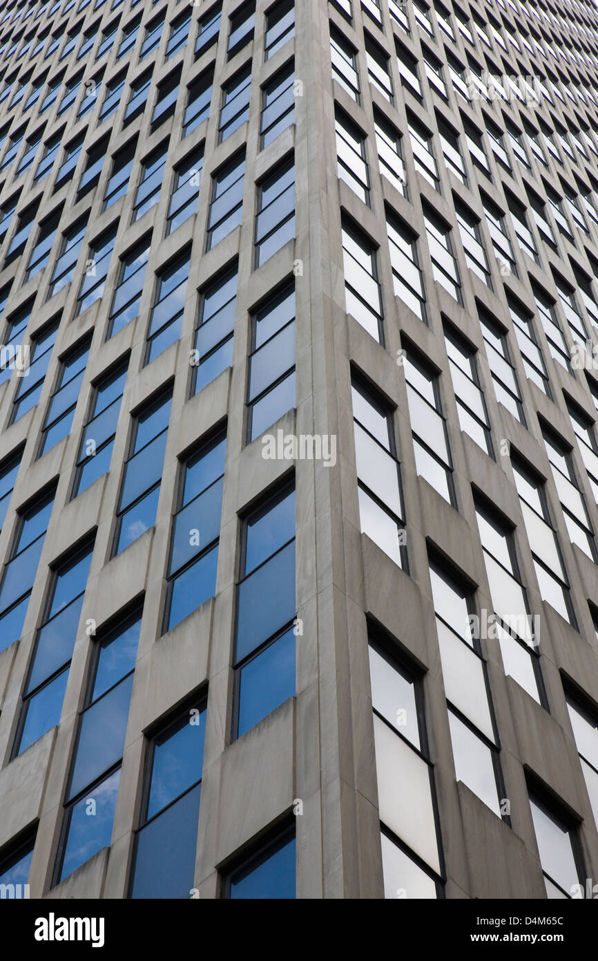 Repeating pattern windows hi-res stock photography and images - Alamy