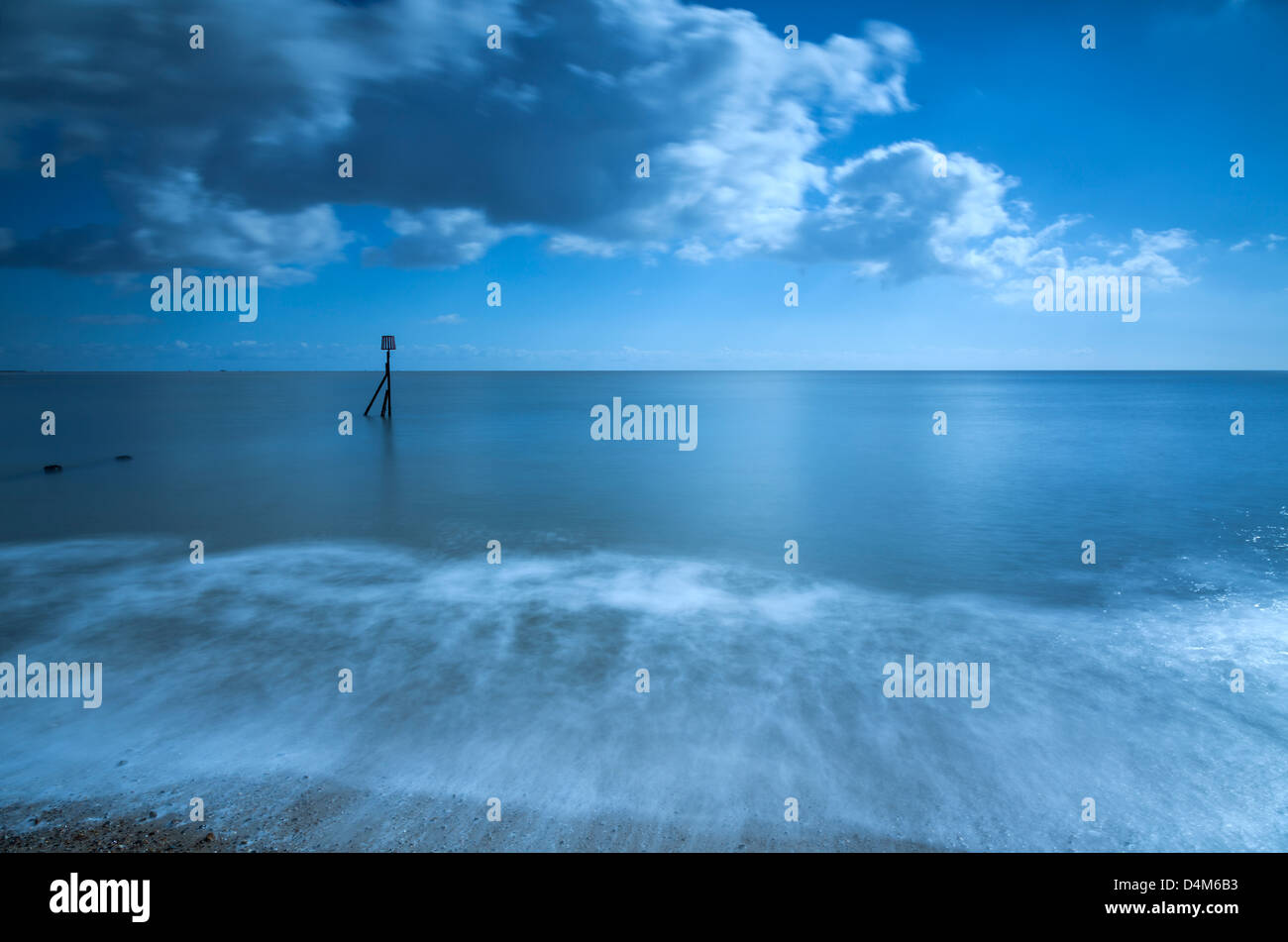 Tide washing hi-res stock photography and images - Alamy