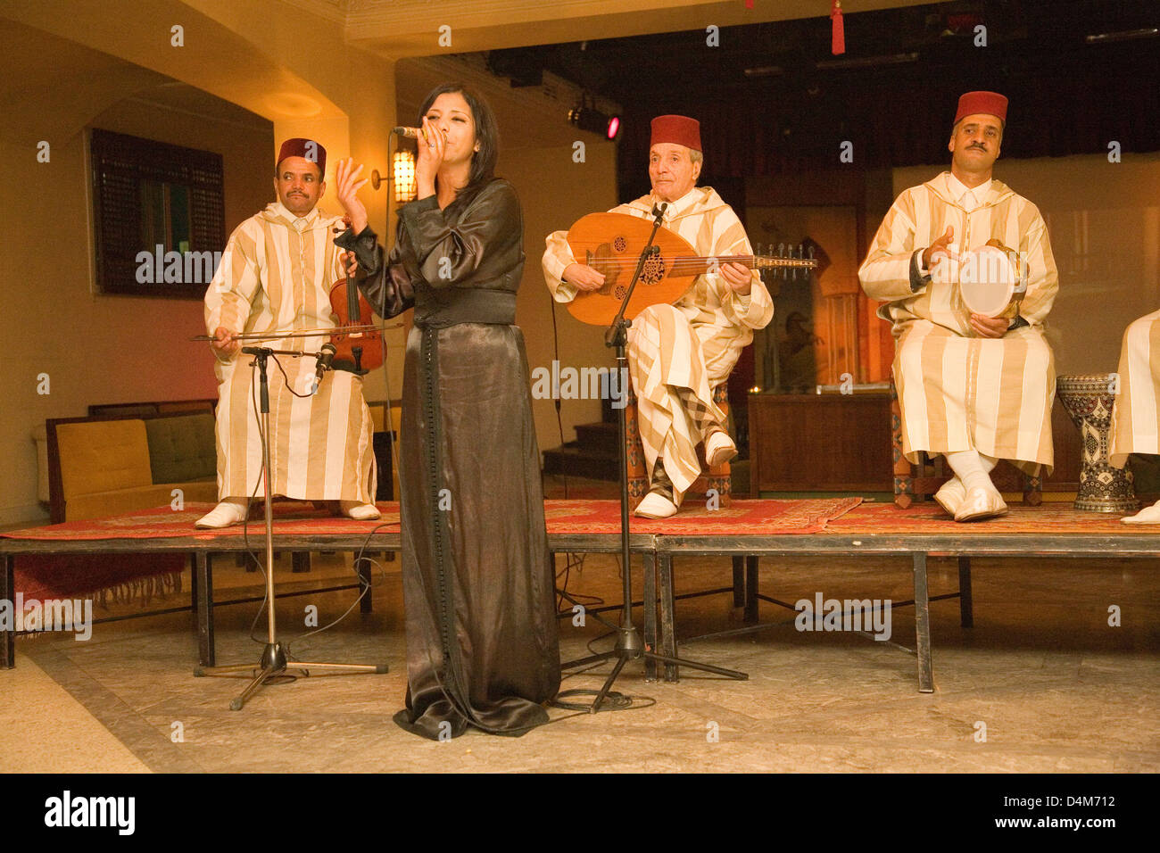 Morocco traditional singer hi-res stock photography and images - Alamy