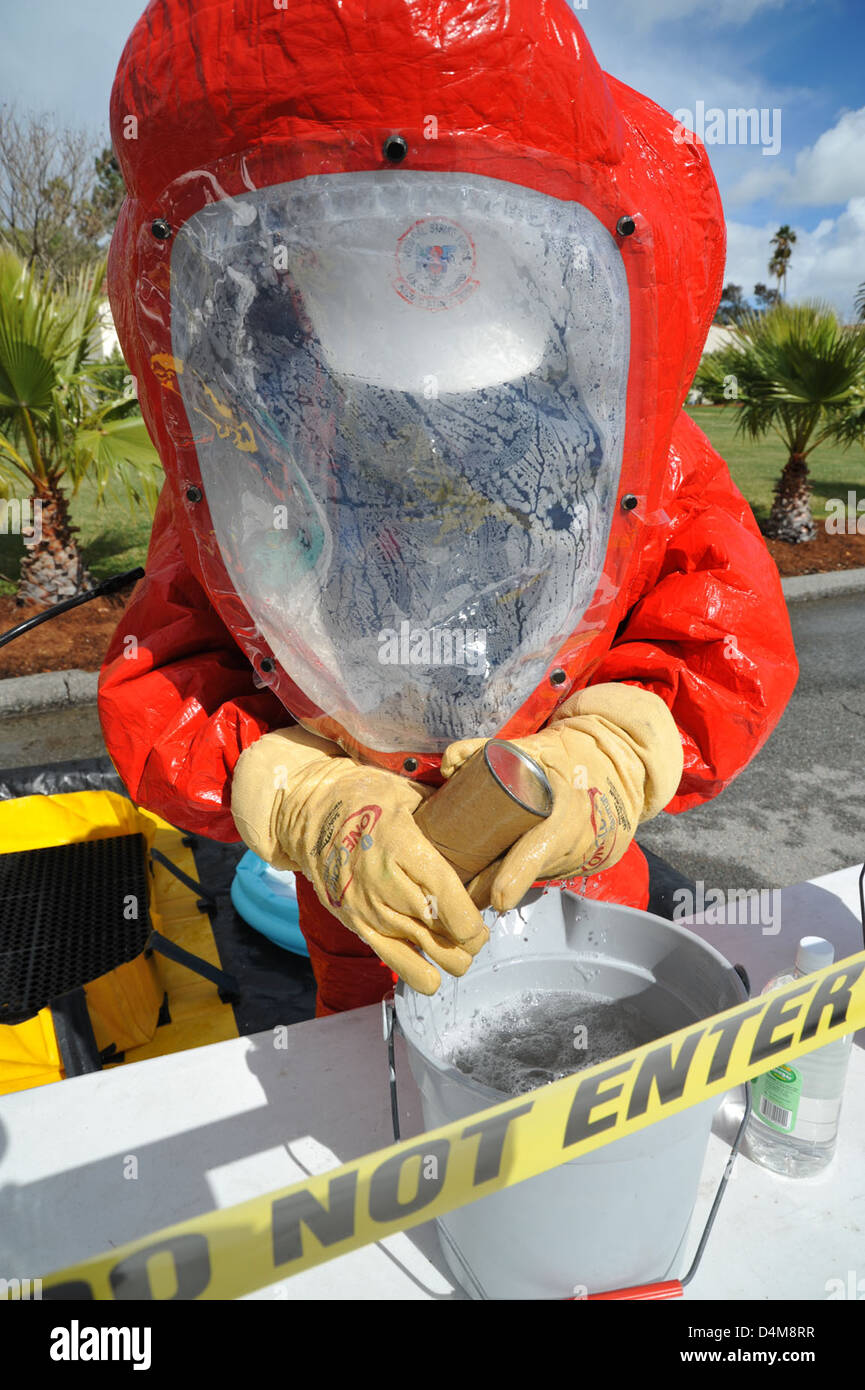 Coast guard national strike force team hi-res stock photography and ...
