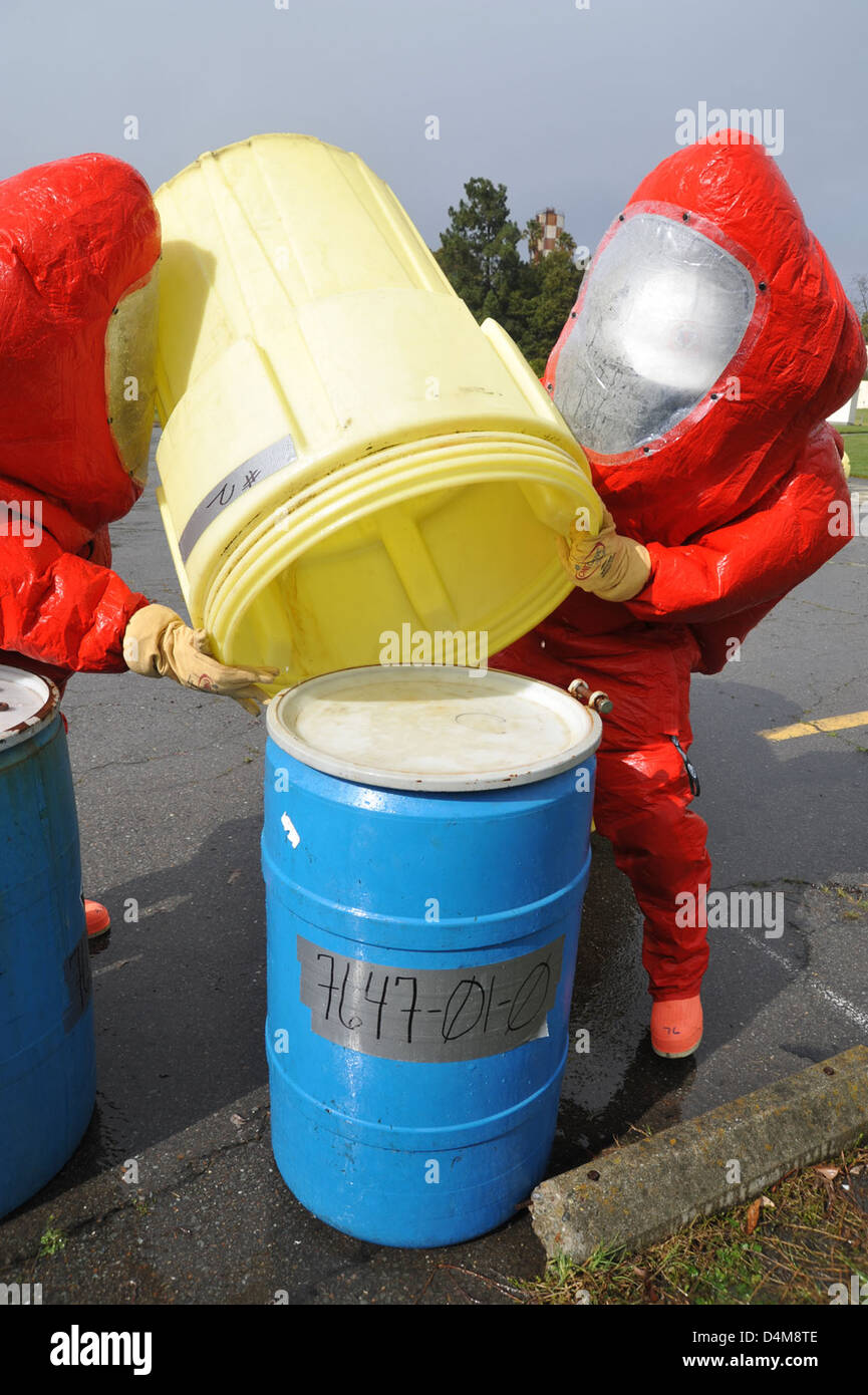 Coast guard national strike force team hi-res stock photography and ...