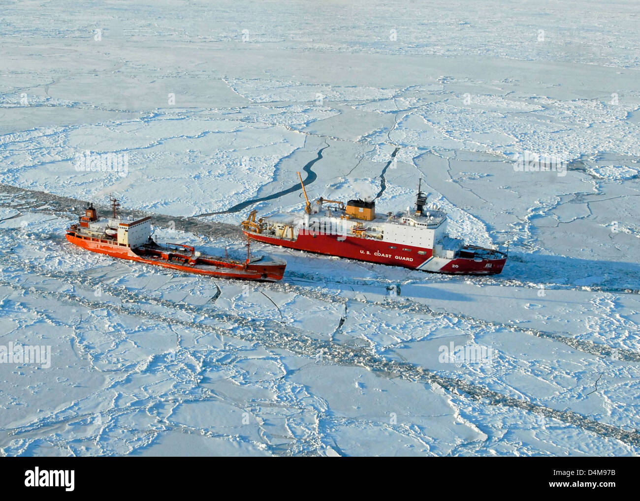The U.S. Coast Guard Cutter Healy, a heavy icebreaker, assisted a ...