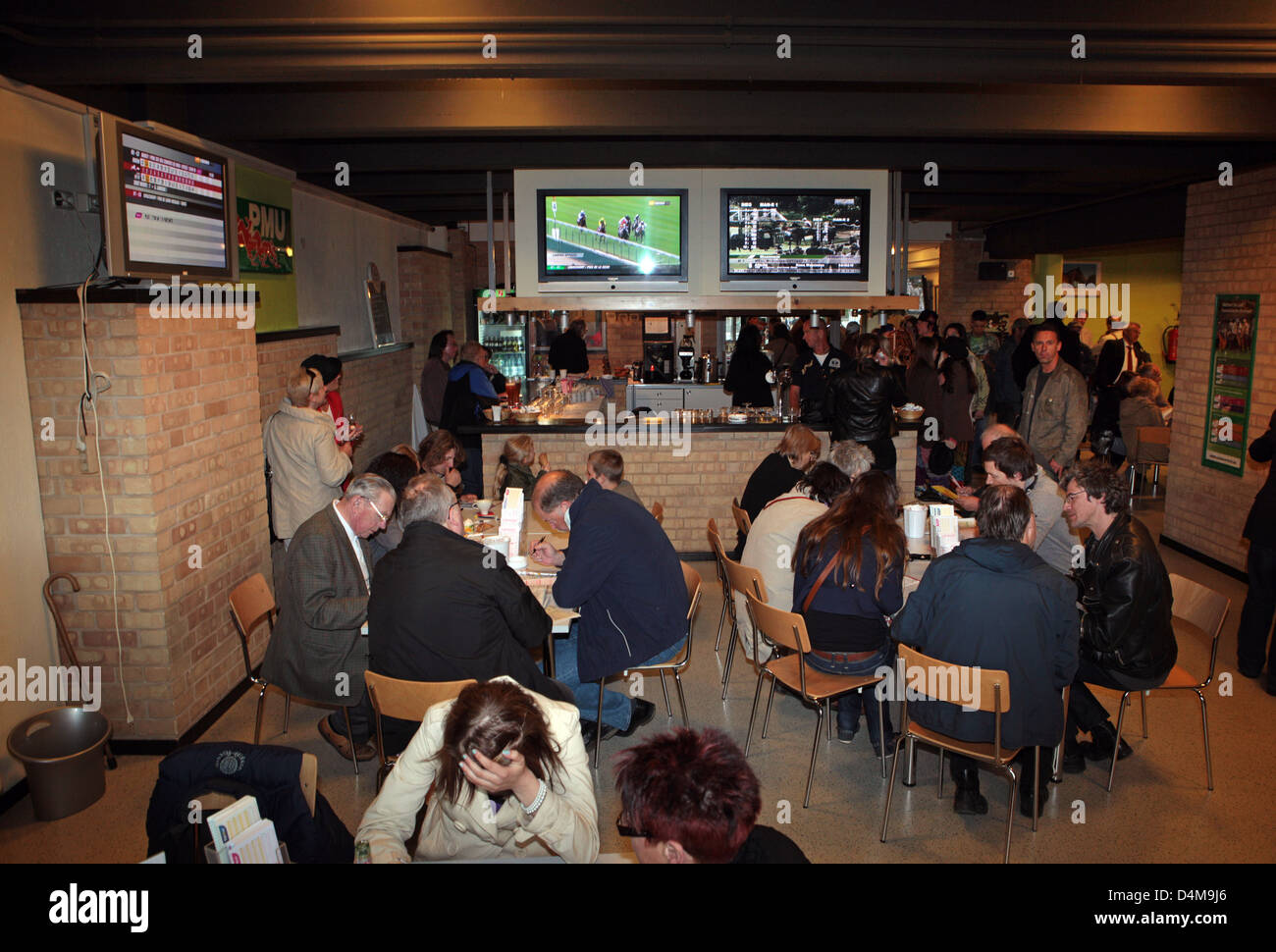 Bookmakers horizontal hi-res stock photography and images - Alamy