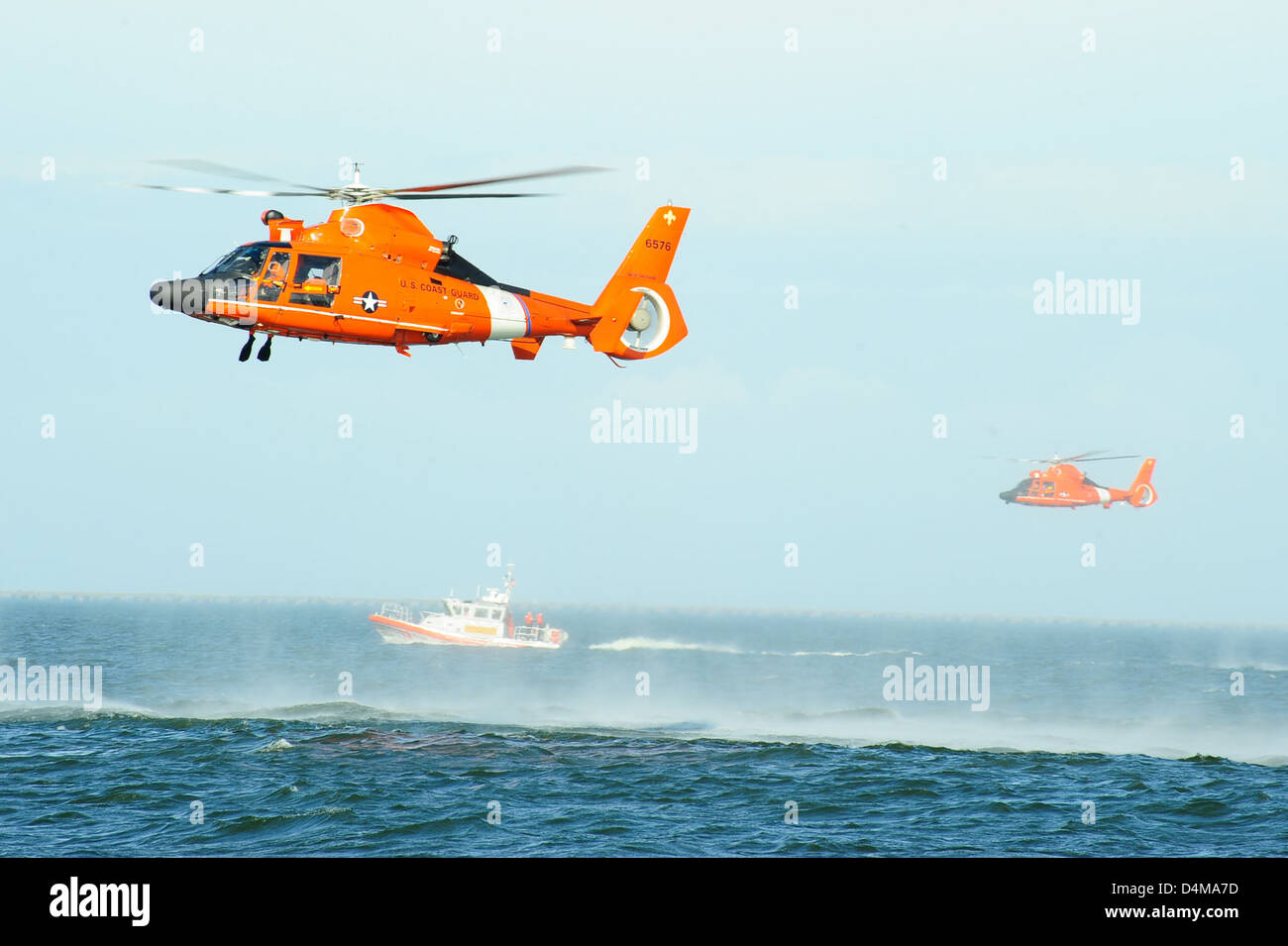 25 foot coast guard boat hi-res stock photography and images - Alamy