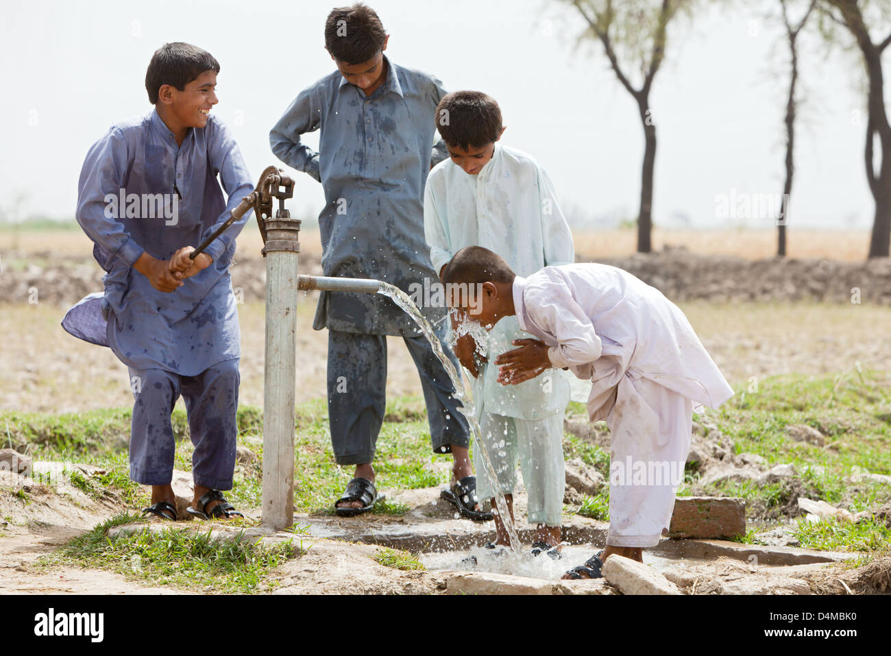 Pakistan children hi-res stock photography and images - Alamy