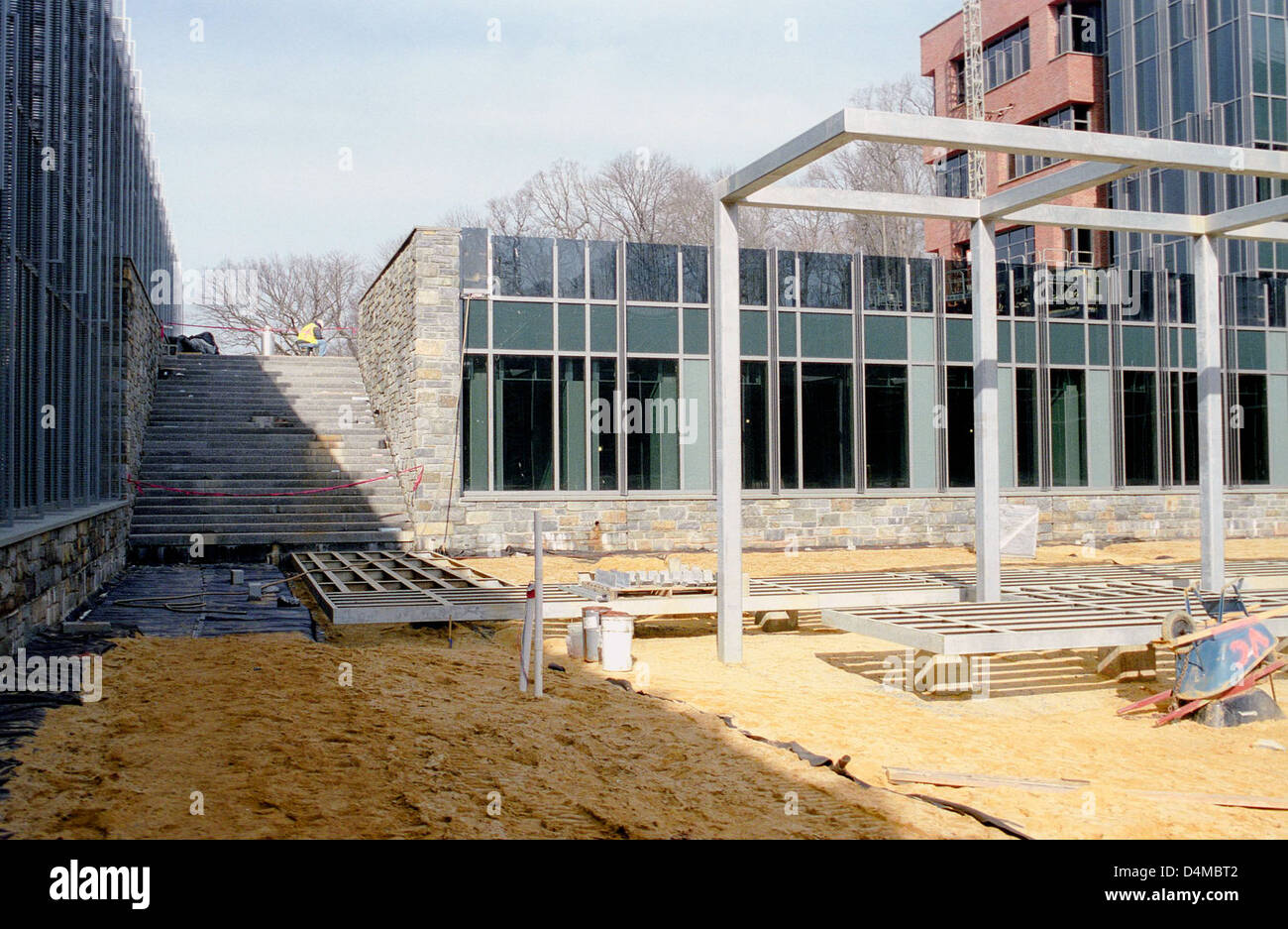 Construction continues on the new U.S. Coast Guard Headquarters at St ...
