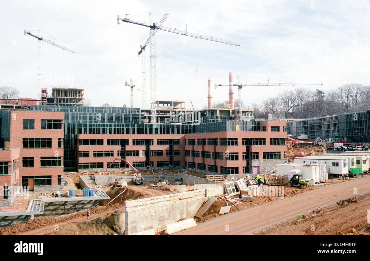 Construction of the new Coast Guard Headquarters building continues ...