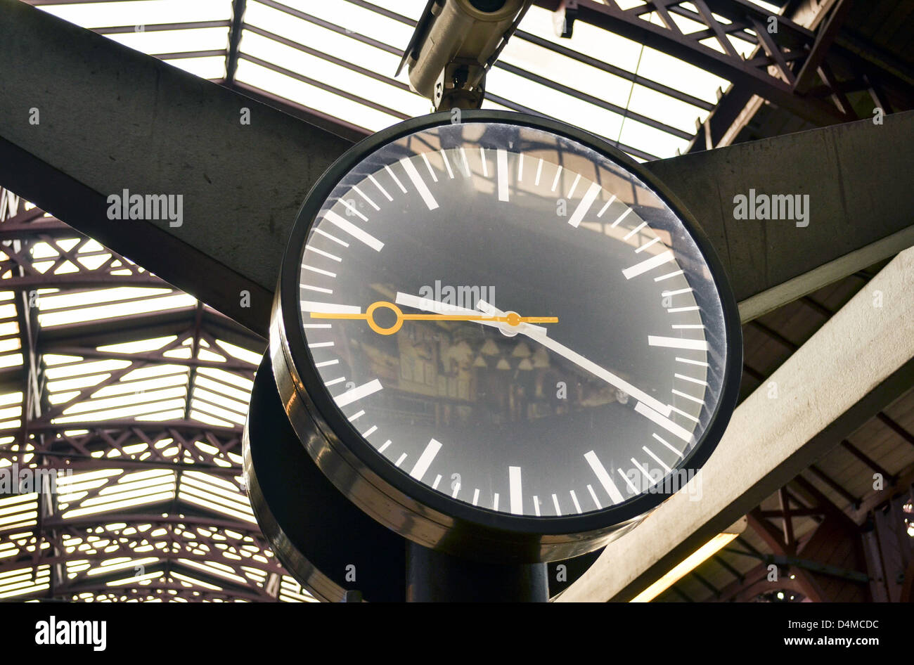 Train station clock Stock Photo - Alamy