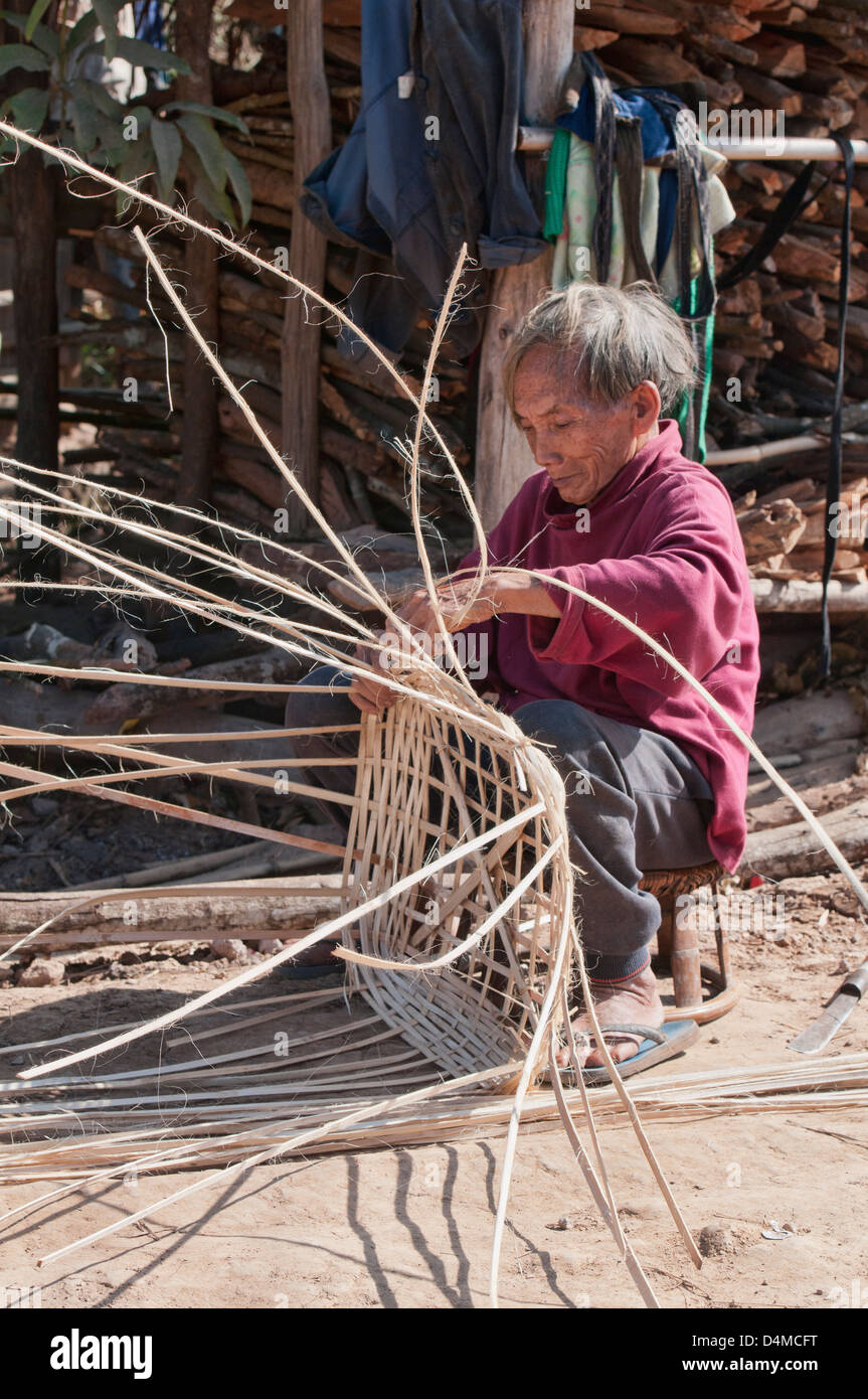 Bamboo basket making hi-res stock photography and images - Alamy