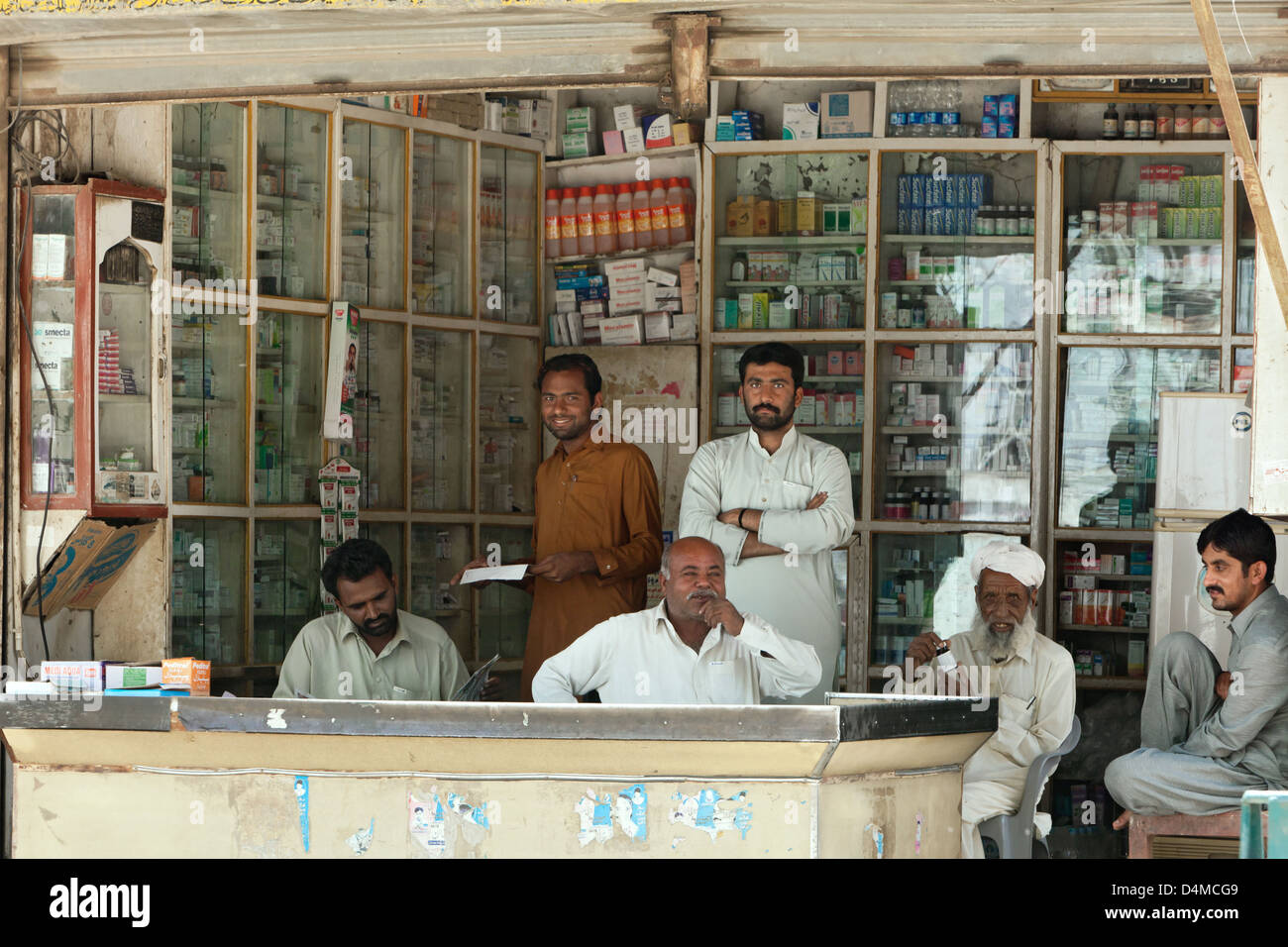 Usman Kurea, Pakistan, Pakistan Pharmacy Stock Photo - Alamy