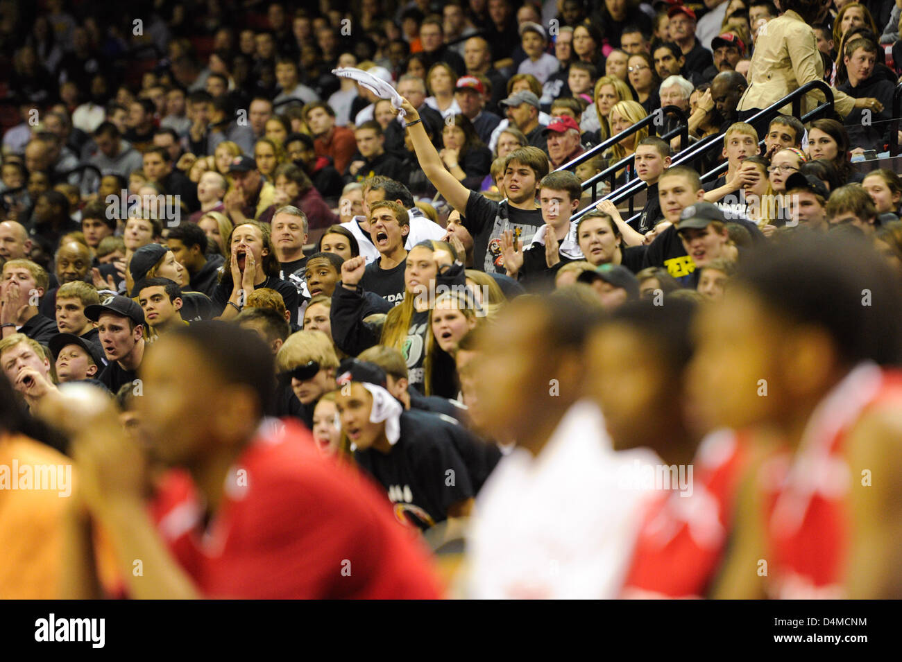 MAR 15, 2013 : Oakdale Bear fans cheer on their team during Maryland ...