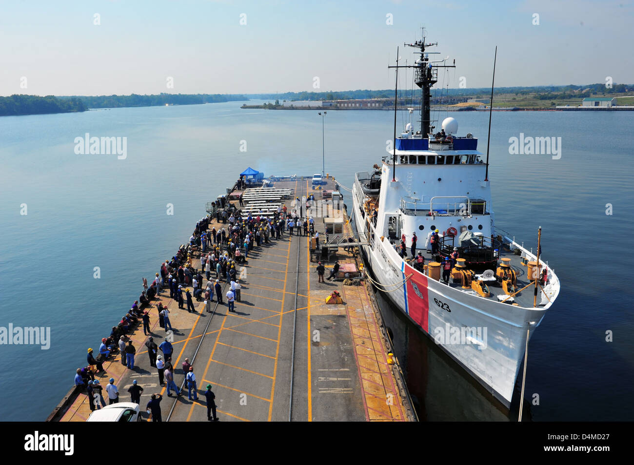 Uscgc steadfast hi-res stock photography and images - Alamy