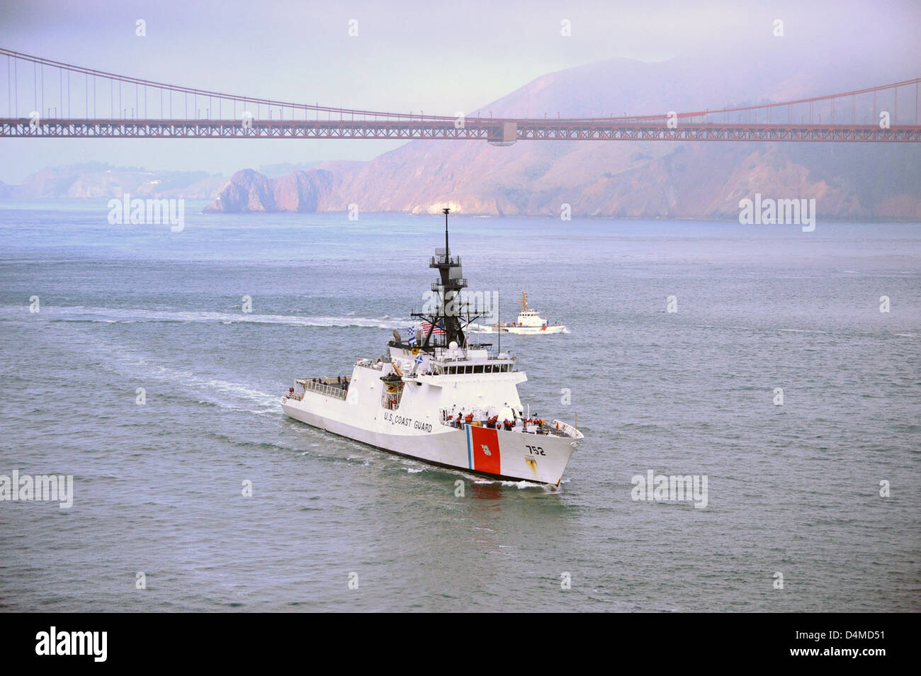 The U.S. Coast Guard Cutter Stratton transits under the Golden Gate ...
