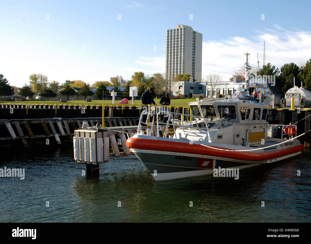 Coast Guard Station Milwaukee with 45-foot RBM Stock Photo - Alamy