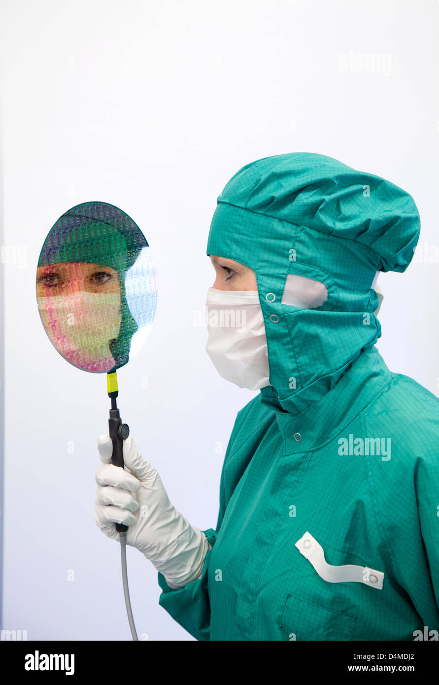 Chip clean room clean room protective hi-res stock photography and ...