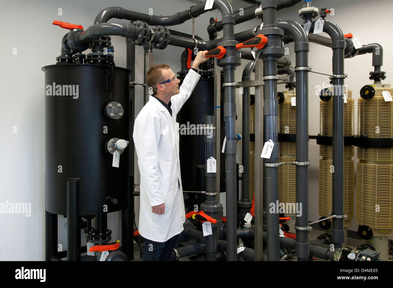 Redox flow battery hi-res stock photography and images - Alamy