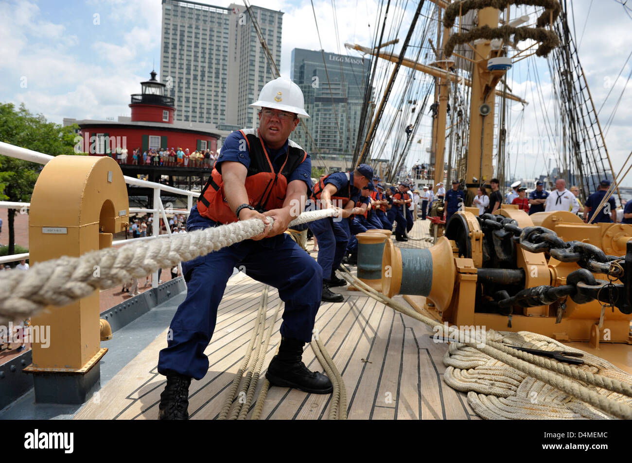 Opsail hi-res stock photography and images - Alamy