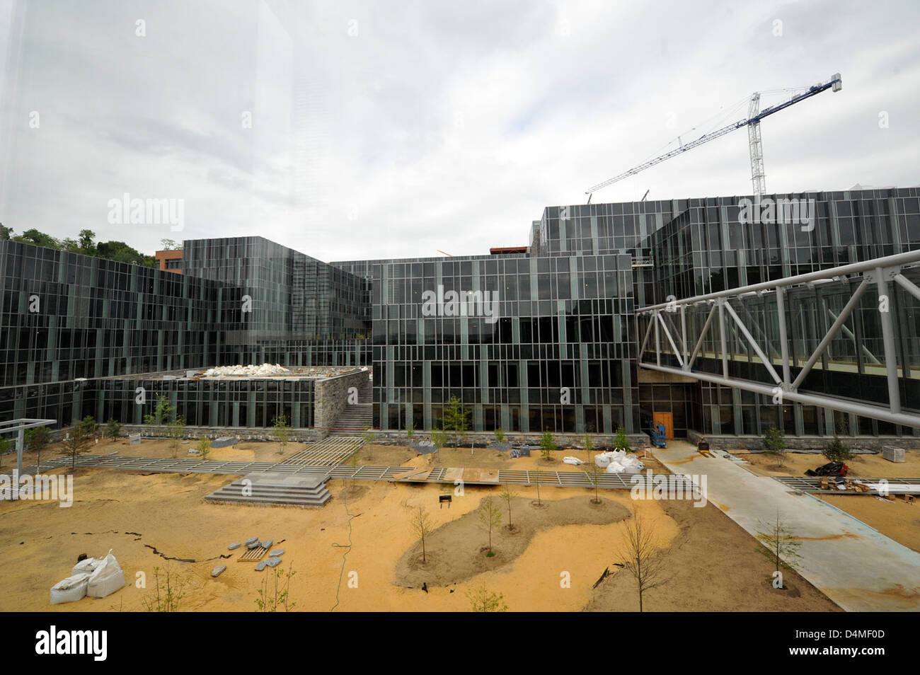 Construction of the new Coast Guard Headquarters building continues ...