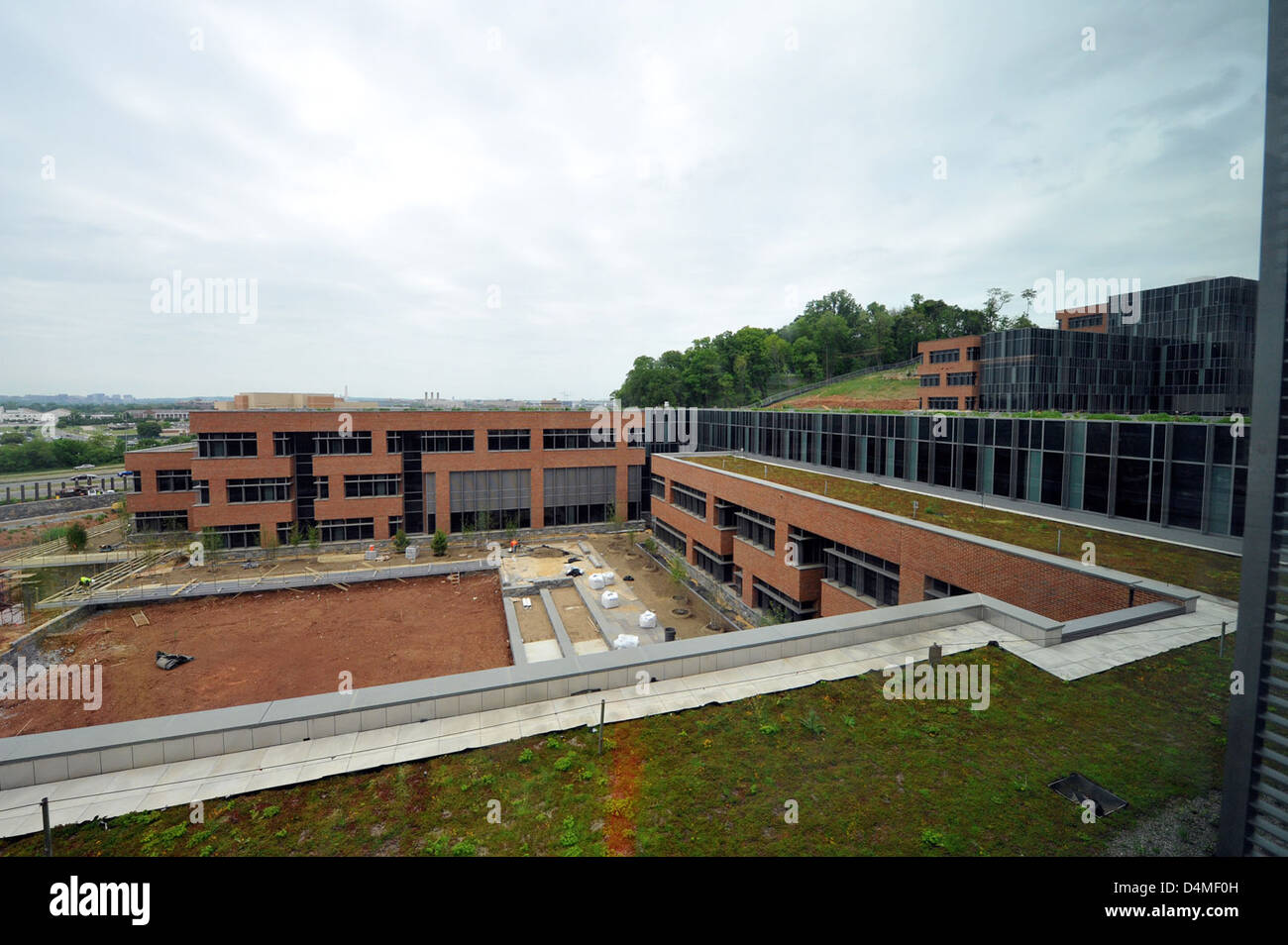 Construction of the new Coast Guard Headquarters building continues ...