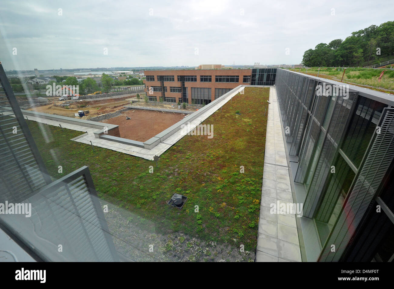 Construction of the new Coast Guard Headquarters building continues ...
