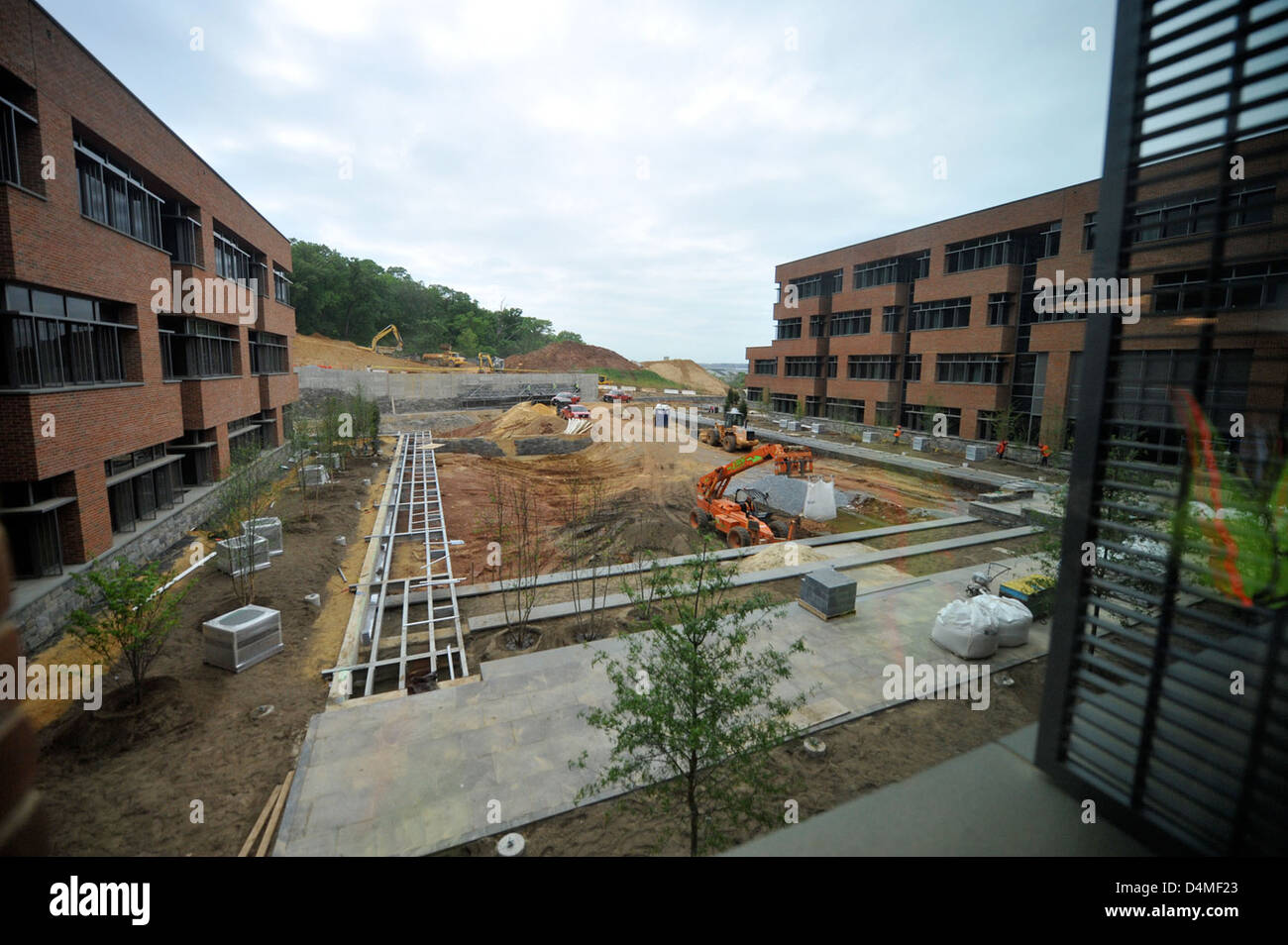 New Coast Guard Headquarters Building High Resolution Stock Photography ...