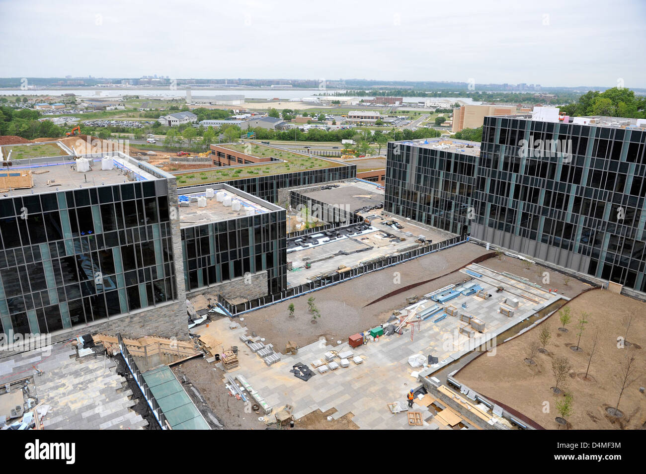 Construction of the new Coast Guard Headquarters building continues ...