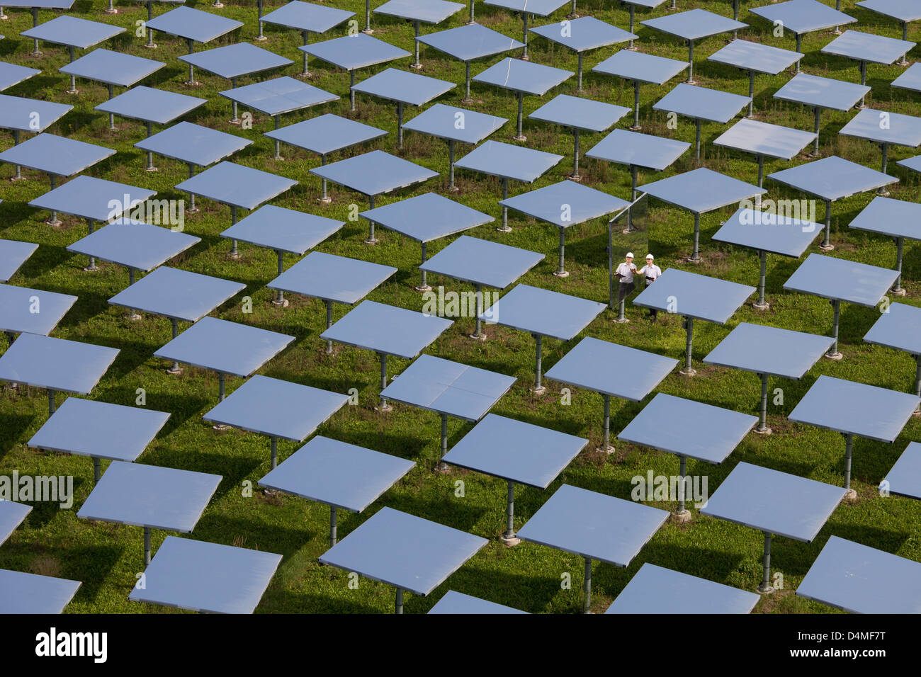 Mirror solar panels plant hi-res stock photography and images - Alamy