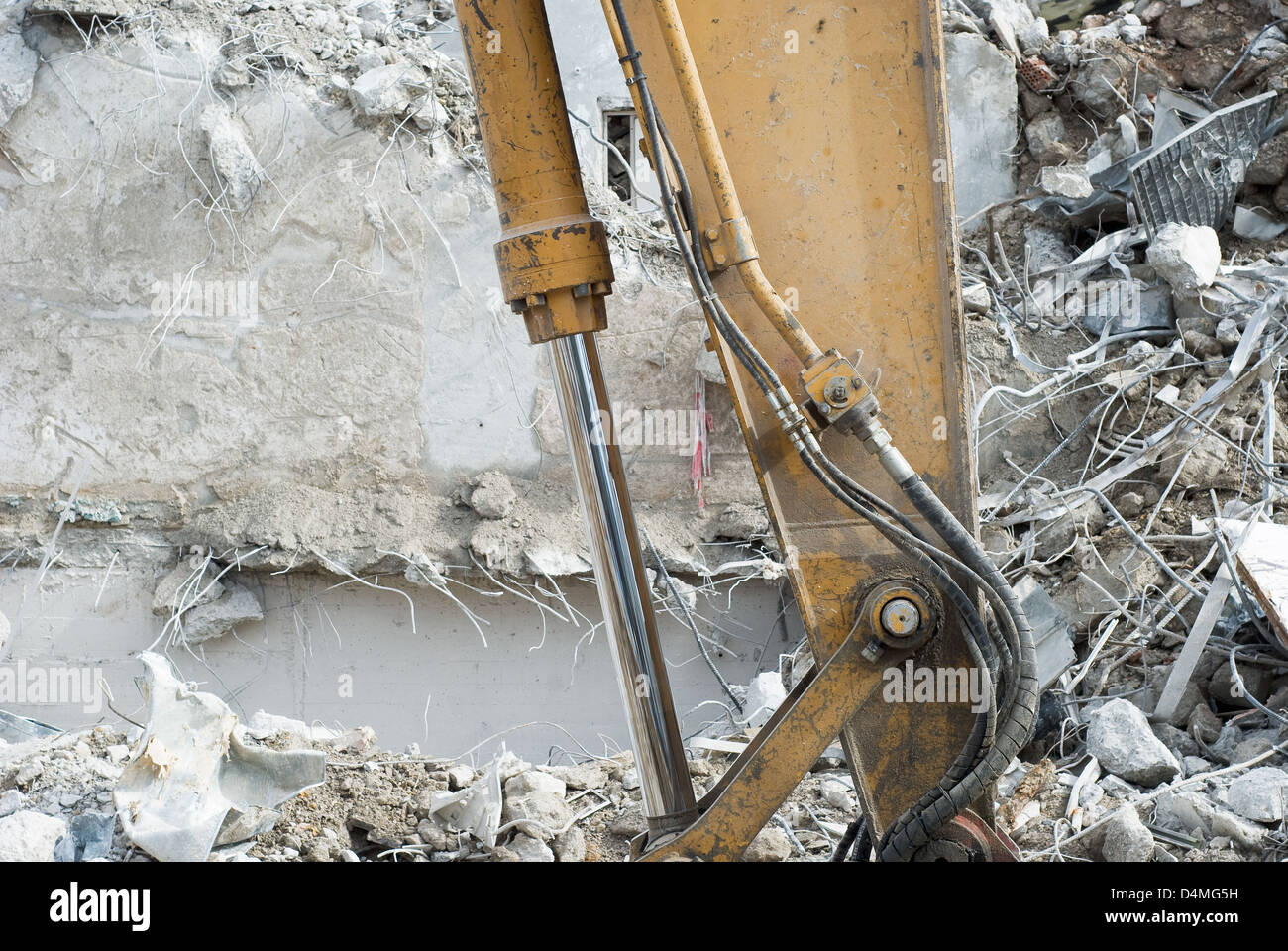 Demolition crane hi-res stock photography and images - Alamy