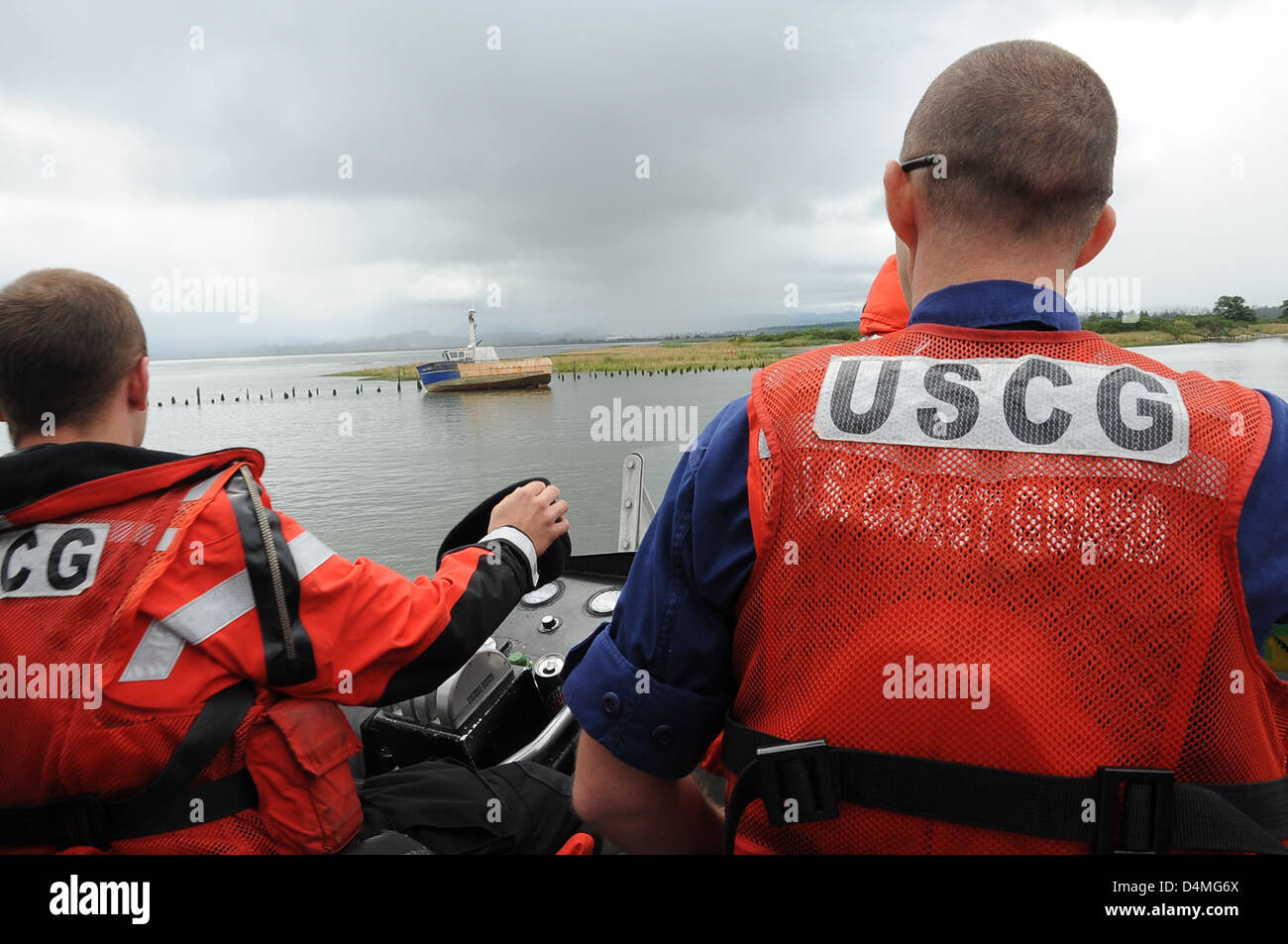 The U.S. Coast Guard Station Cape Disappointment arrives on scene in ...