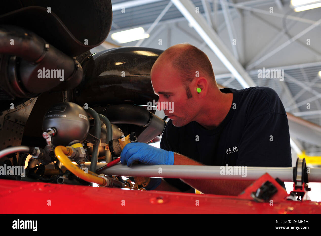 Us coastguard helicopter hi-res stock photography and images - Alamy