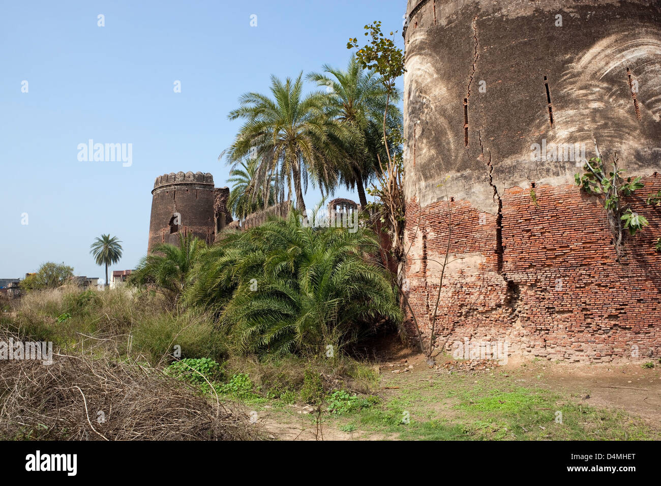 Crumbling architectural heritage of an ancient fort in Mohali district ...