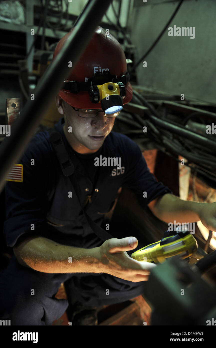A five-gas analyzer, used by the U.S. Coast Guard and military forces ...