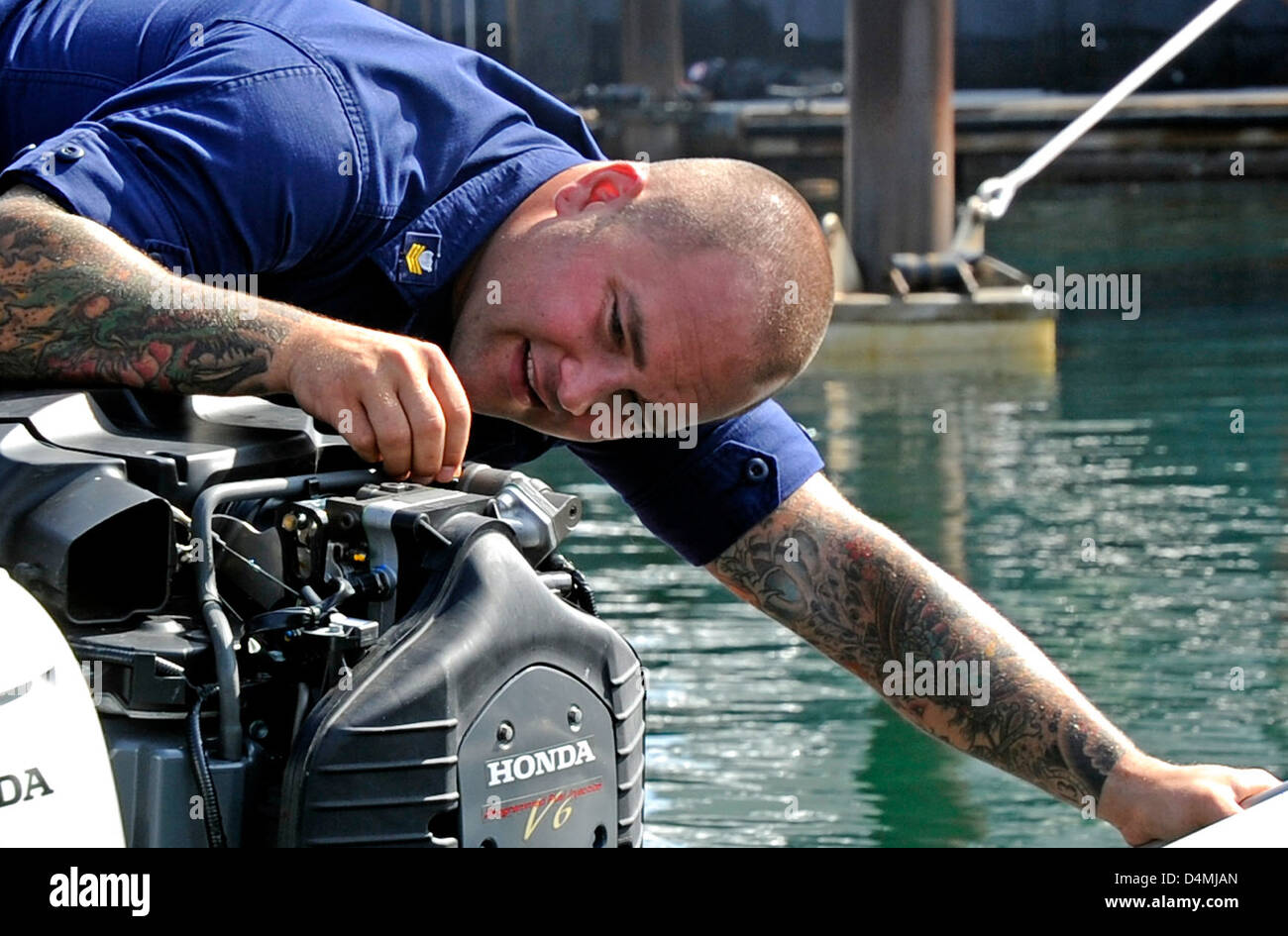 Tactical maneuvering hi-res stock photography and images - Alamy