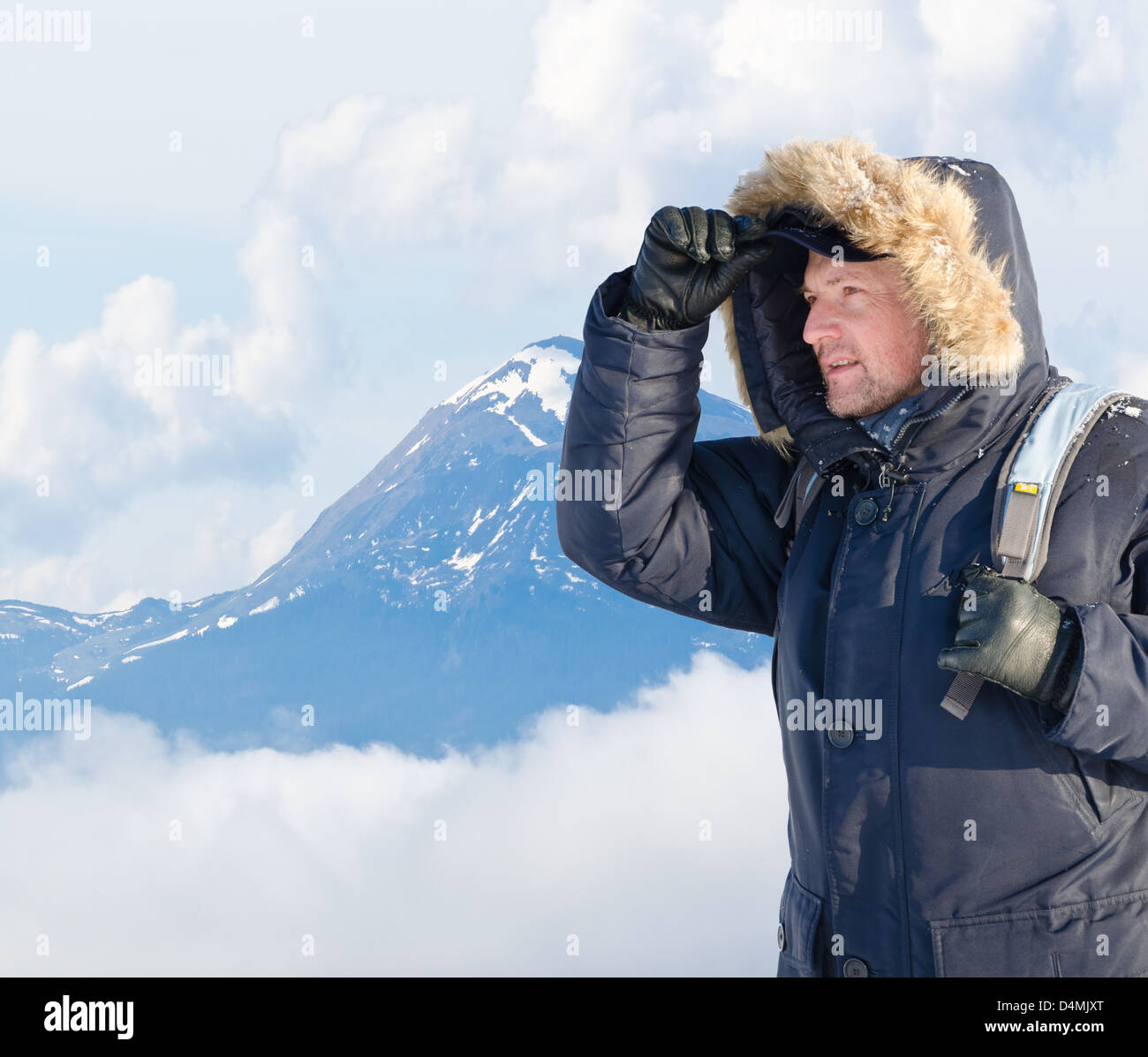 Person with winter clothes hi-res stock photography and images - Alamy