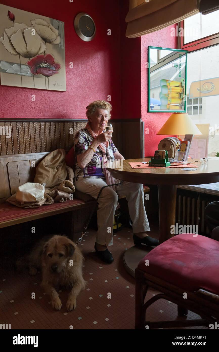 Schengen, Luxembourg or, one visitor at a cafe Stock Photo - Alamy
