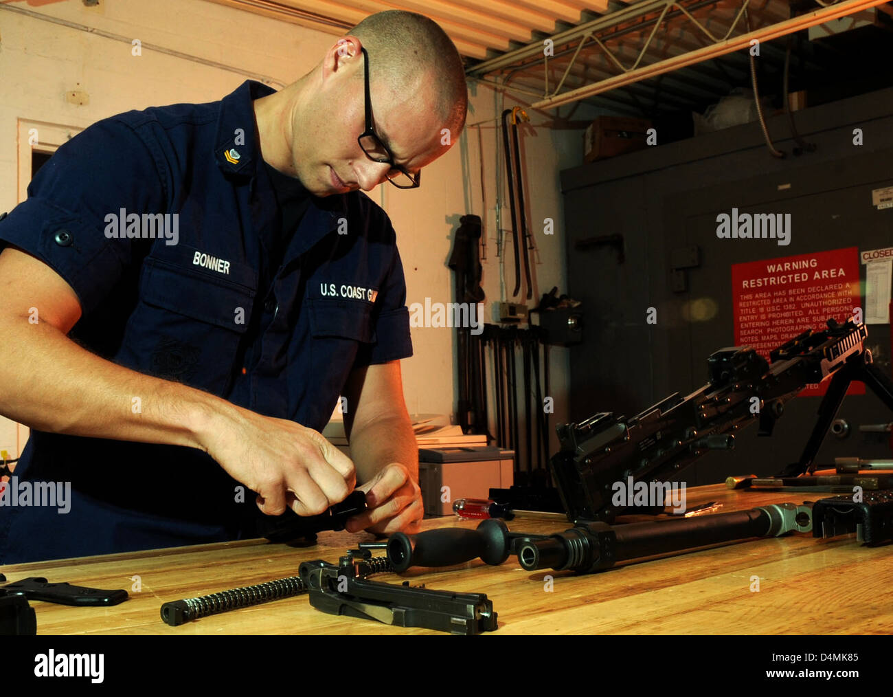 Weapon maintenance hi-res stock photography and images - Alamy