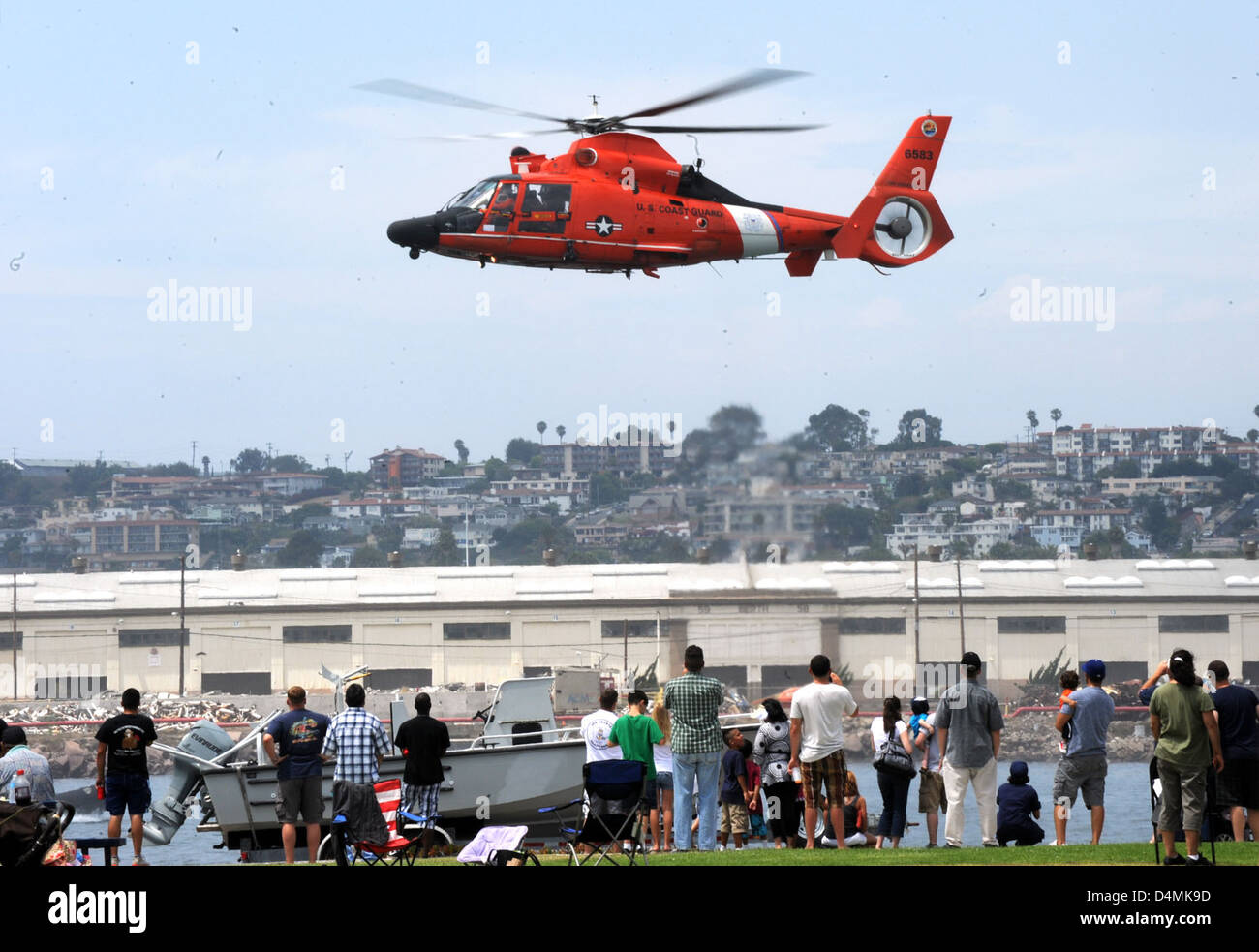 U s coast guard search and rescue demo hi-res stock photography and ...