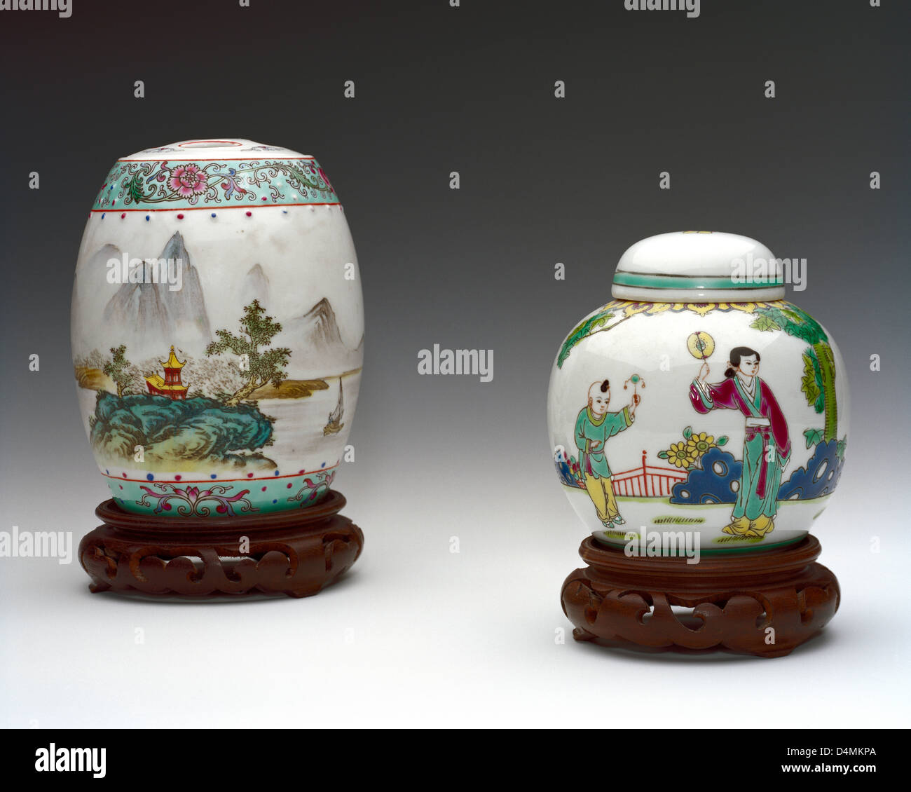 Chinese porcelain jar hi-res stock photography and images - Alamy