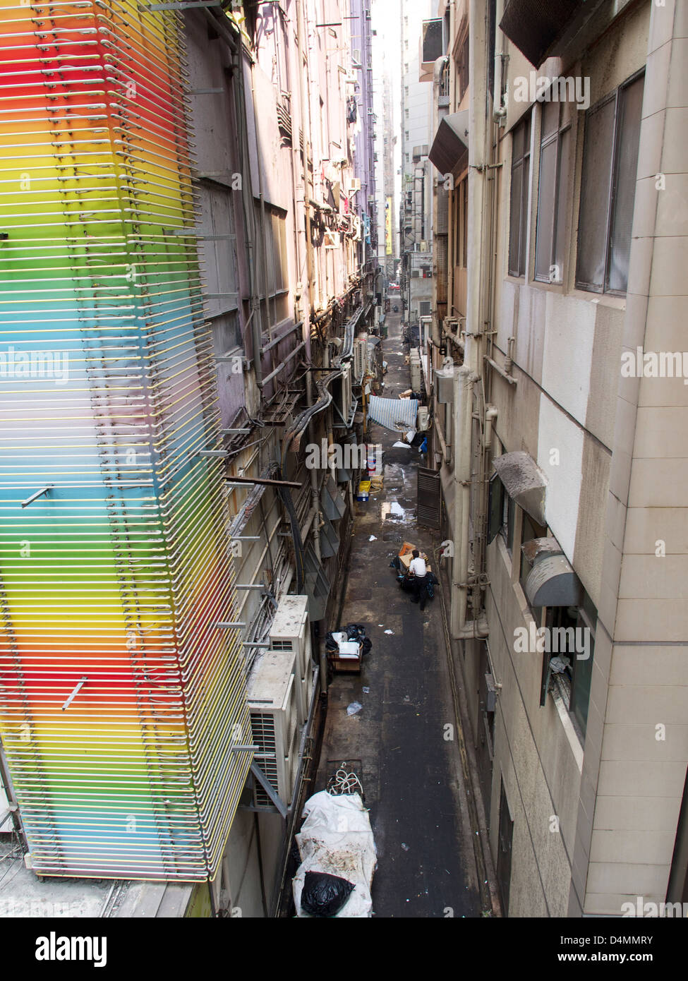 Back alley rubbish hi-res stock photography and images - Alamy