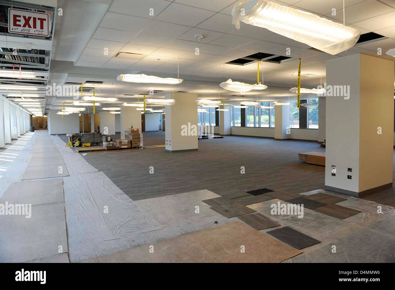 New Coast Guard Headquarters Building High Resolution Stock Photography ...