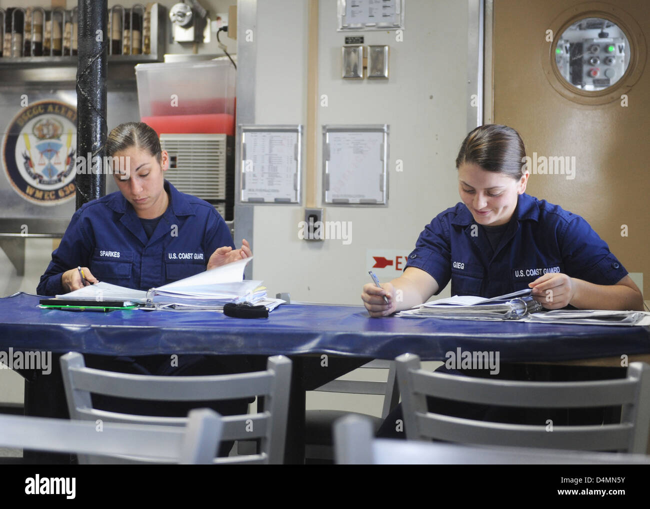 Coast guard cutter alert hi-res stock photography and images - Alamy