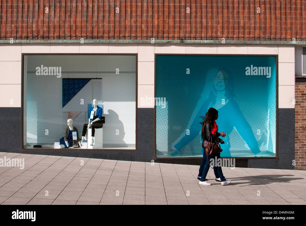 Displays windows hi-res stock photography and images - Alamy