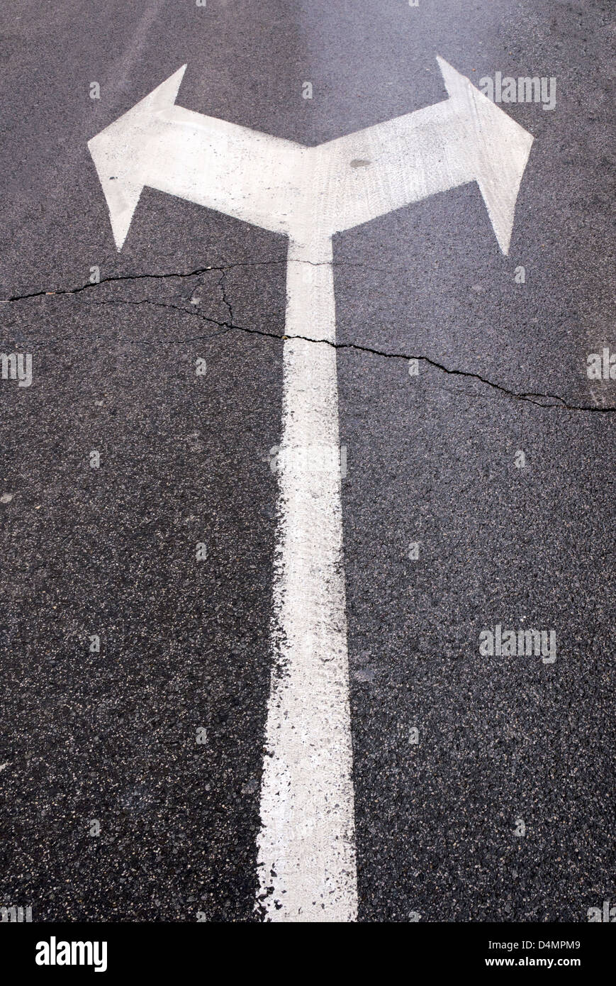 Left and right road sign Stock Photo - Alamy